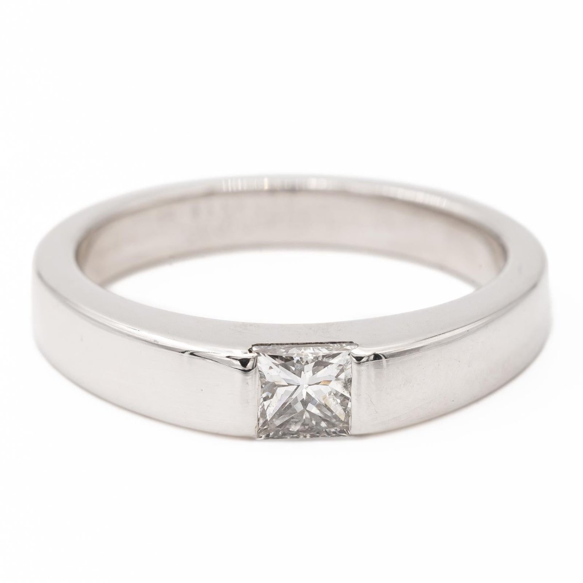Bague Solitaire CARTIER "Tank" en or blanc et diamant – Castafiore